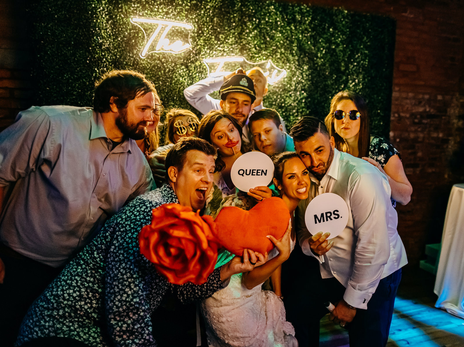 Expert Advice: 5 Tips For Choosing The Right Wedding Photo Booth Style ...