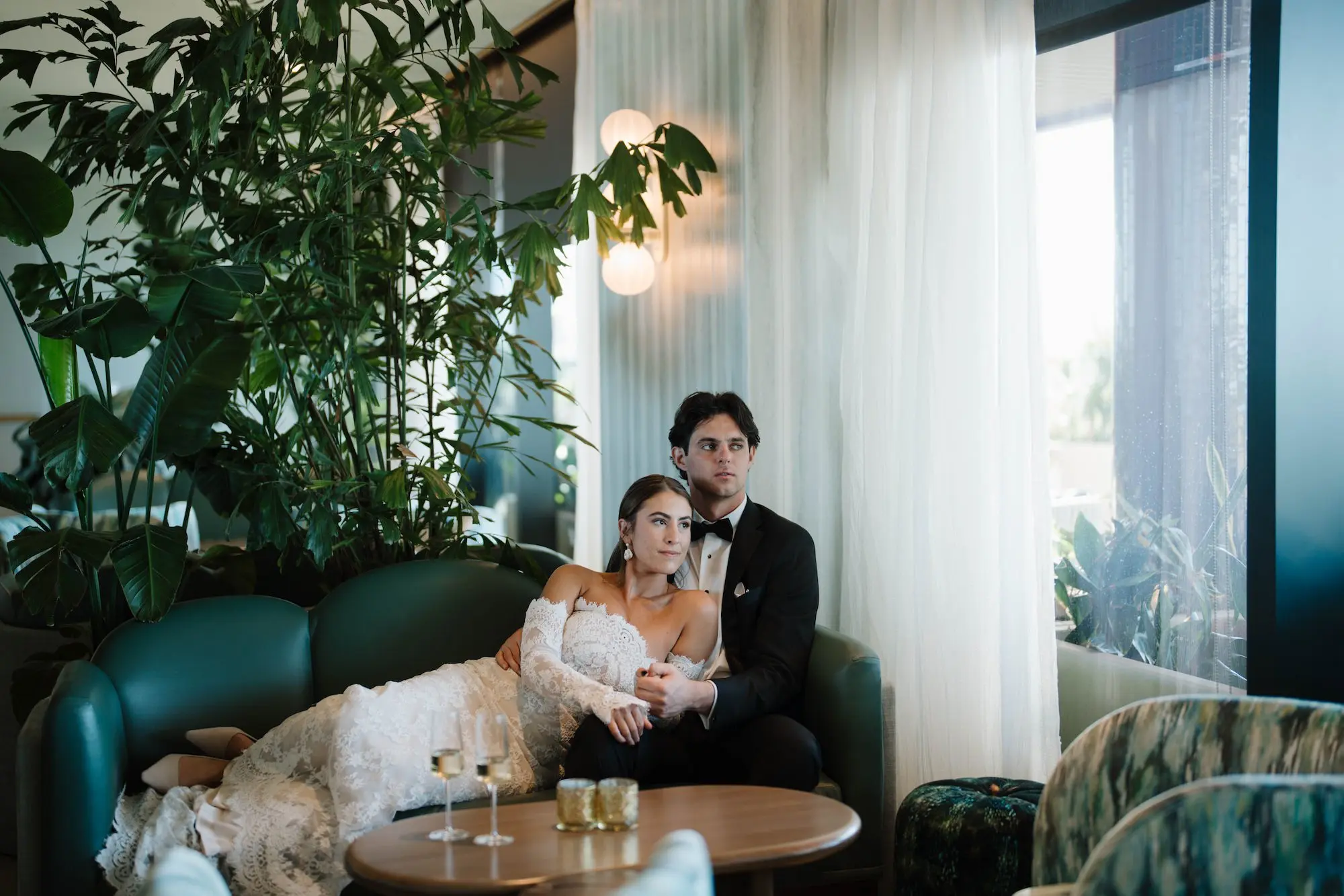 Green And White Outdoor Tampa Wedding | Davis Island Garden Club