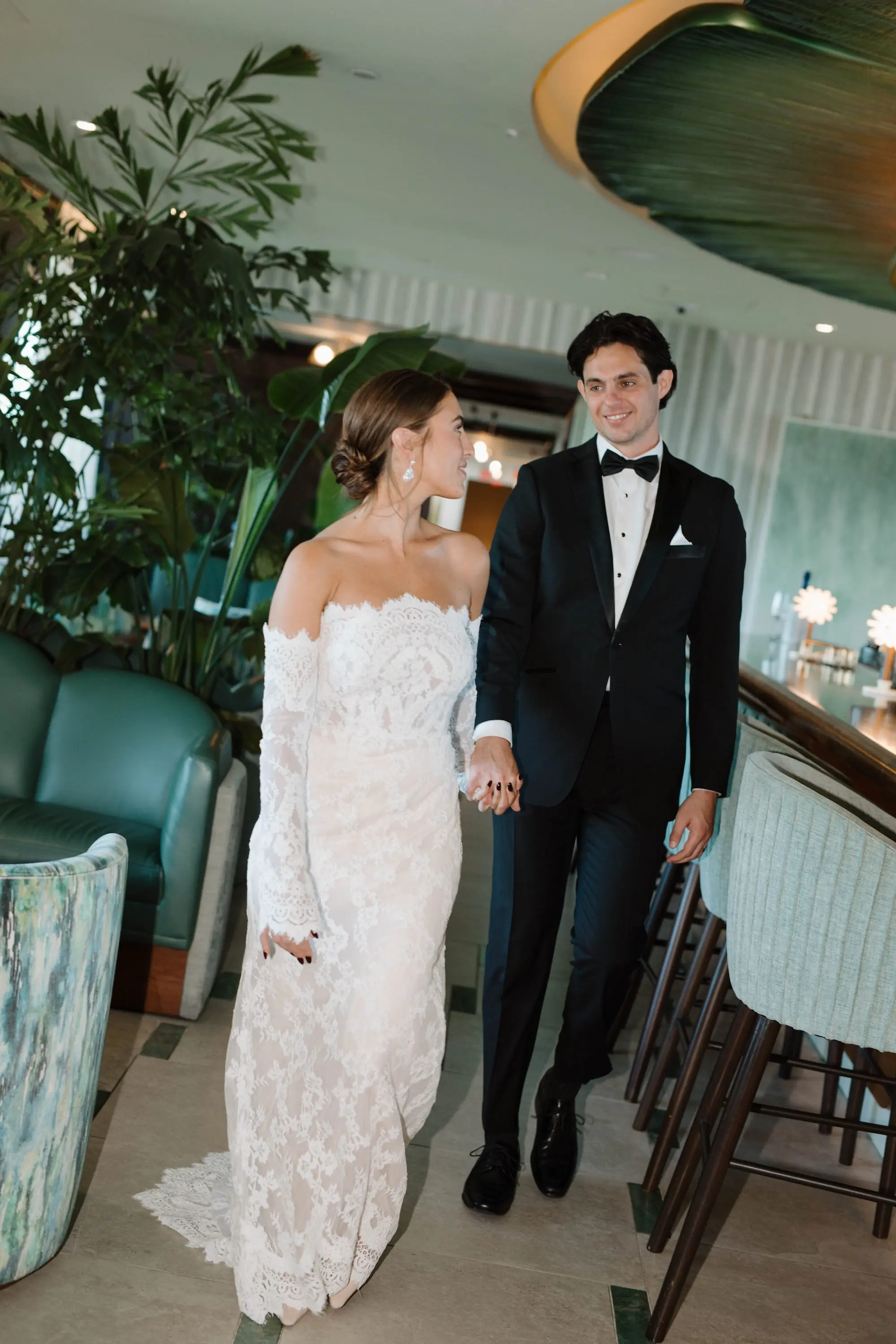 Green And White Outdoor Tampa Wedding | Davis Island Garden Club